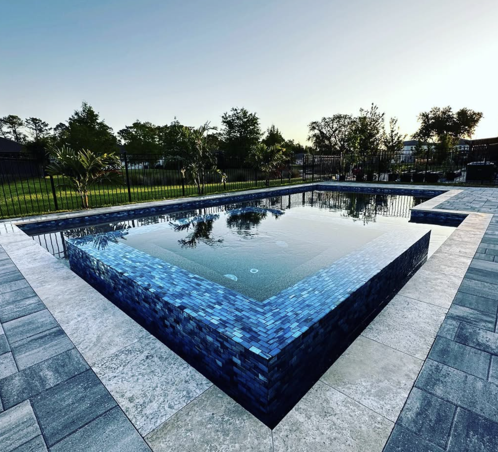 Custom Spa Builder - Dreamscapes Pools & Spas